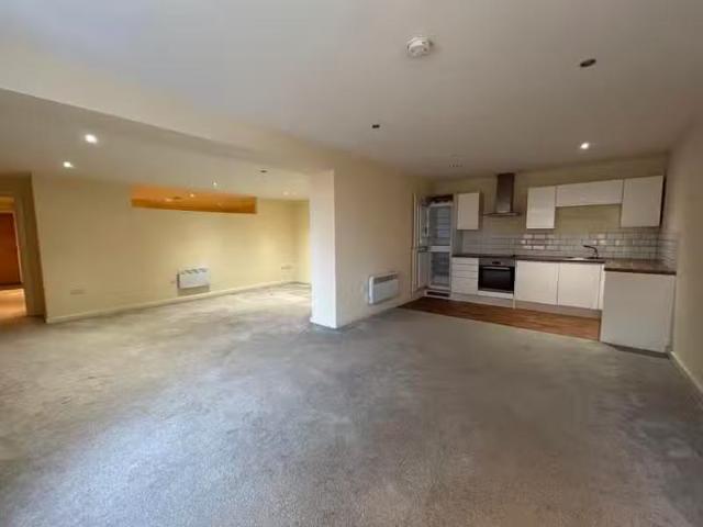Cozy 1 bedroom apartment for rent in Wharncliffe Road, Ilkesto.