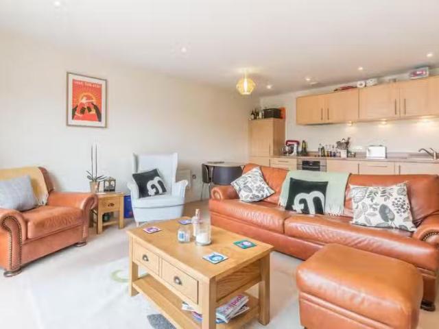 Cozy 1 bedroom apartment for rent in Viva, Commercial Street.