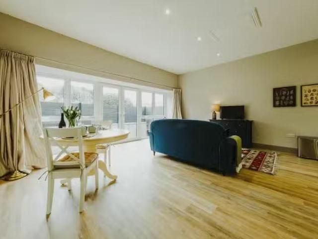For Rent! 1 bedroom cottage for rent in Clevedon Golf Club, Ca.