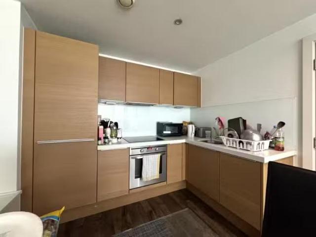 Cheap 1 bedroom flat for rent in Navigation Street, Birmingham.