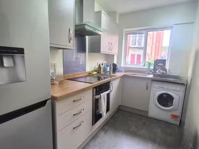 Unique 1 bedroom flat for rent in Jessop Court, Ferry Street.