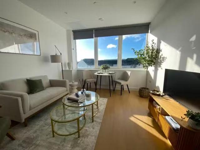 Unique 1 bedroom flat for rent in Upperton Road, Eastbourne, E.