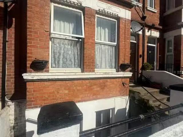 New 1 bedroom flat for rent in Windsor Road, Bournemouth, Dors.