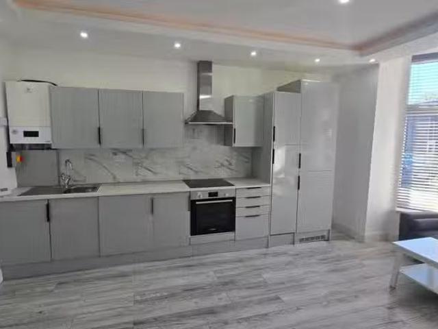 For Rent! 1 bedroom flat for rent in Woolfield House, Wash lan.