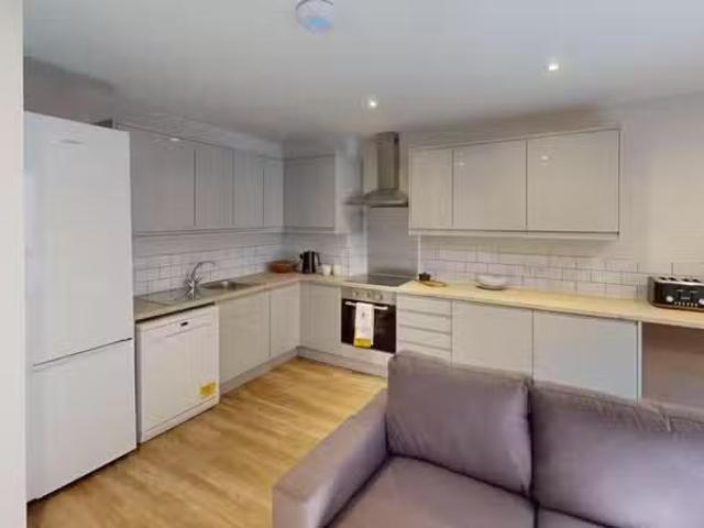 Unique 1 bedroom house for rent in Fitzhardinge House, Bristol.