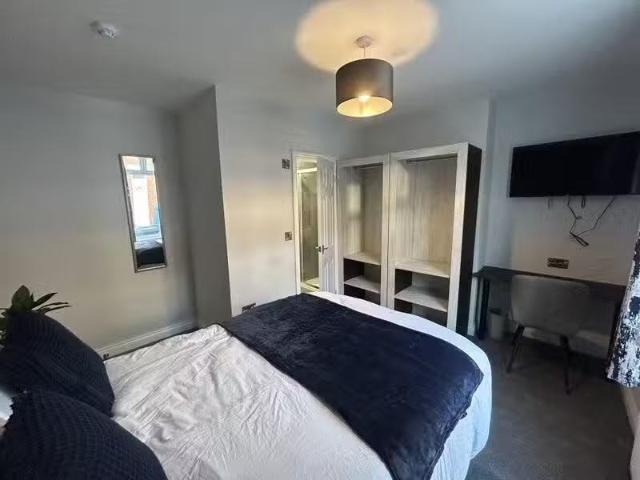 Unique 1 bedroom house of multiple occupation for rent in Stan.