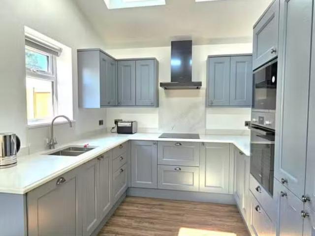 Nice 1 bedroom house share for rent in Woodhouse Close, Almond.