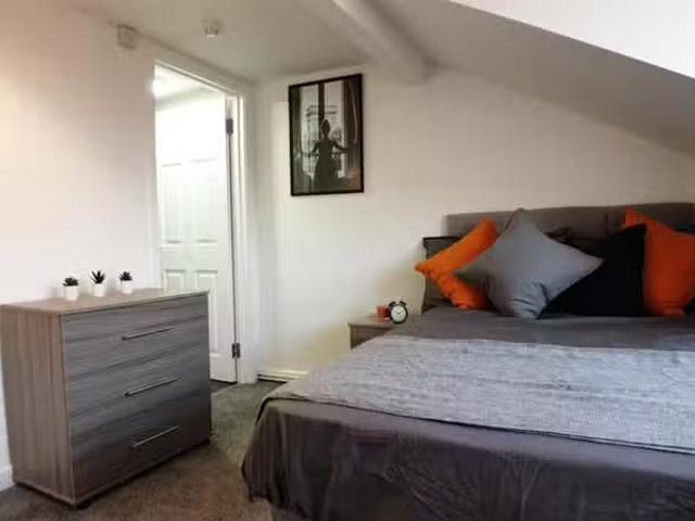 Unique 1 bedroom house share for rent in Charlotte Road, Birmi.