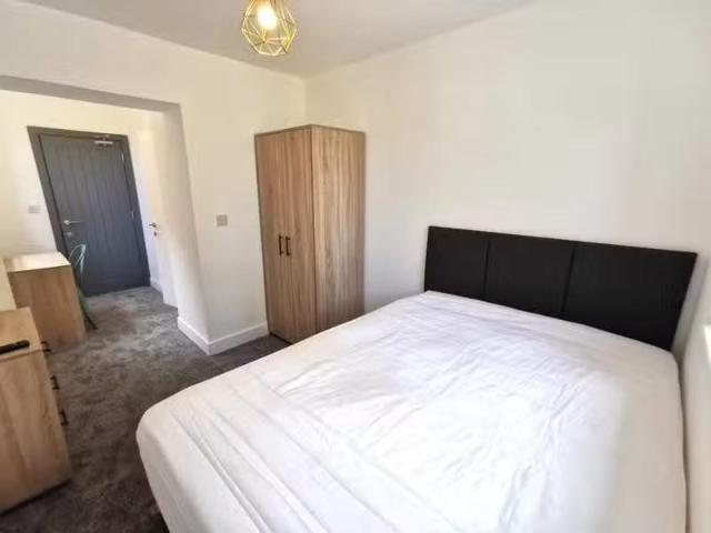 Unique 1 bedroom house share for rent in Florence Road, Abirds.