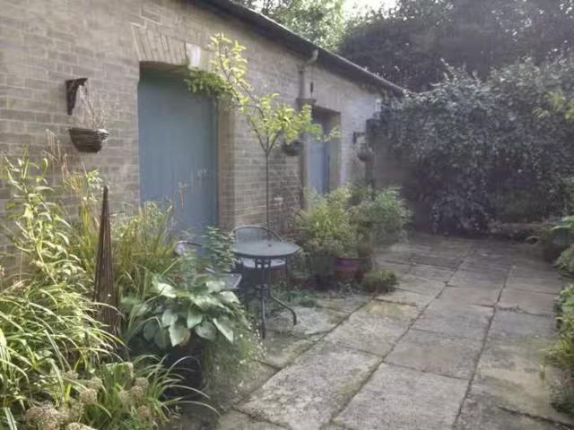 Unique 1 bedroom maisonette for rent in Saling Grove, Great Sa.