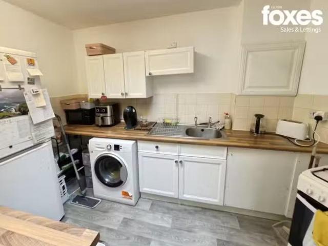 For Rent! 1 bedroom semi detached house for rent in Flat 7, 13.