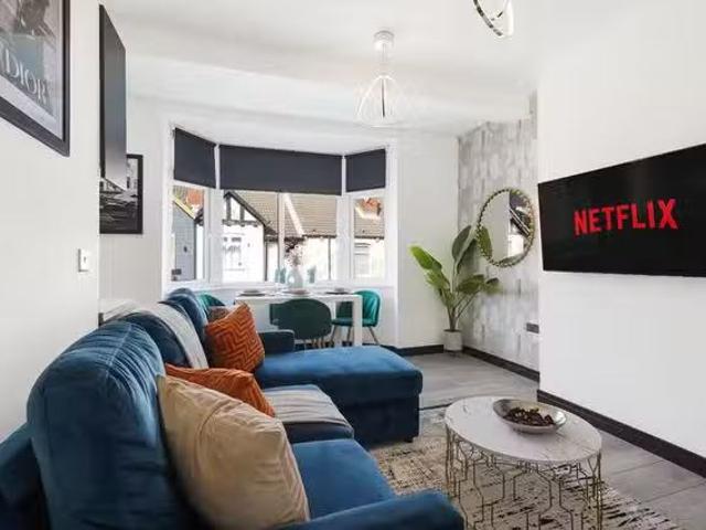 Cozy 1 BR Cambridge Street