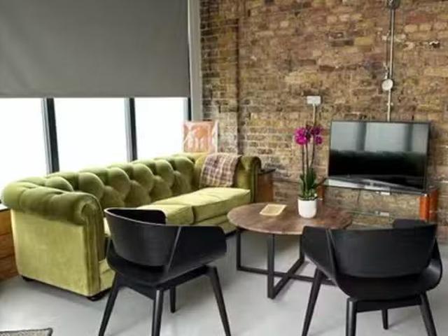 Unique 1 BR Battersea Park Road