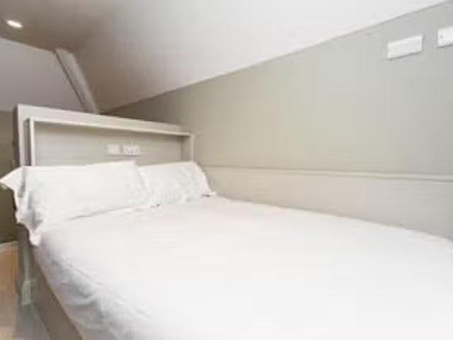 Cheap 1 BR Beechenhurst House Premium Studio type A, B & C Sin.
