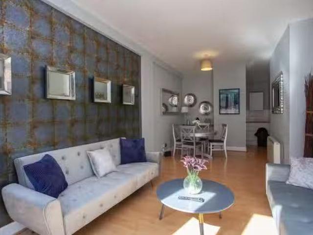 For Rent! 1 BR Glassford Street