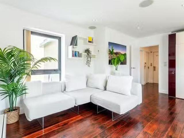 Deal! 1 BR East Smithfield, London