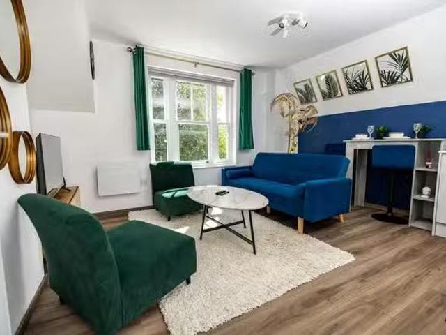 Deal! 1 BR Easton Street, High Wycombe