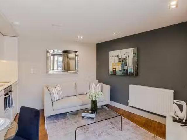 Unique 1 BR Lovat Lane