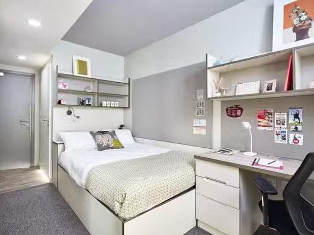 Cheap 1 BR LIV Student Sheffield Bronze En Suite
