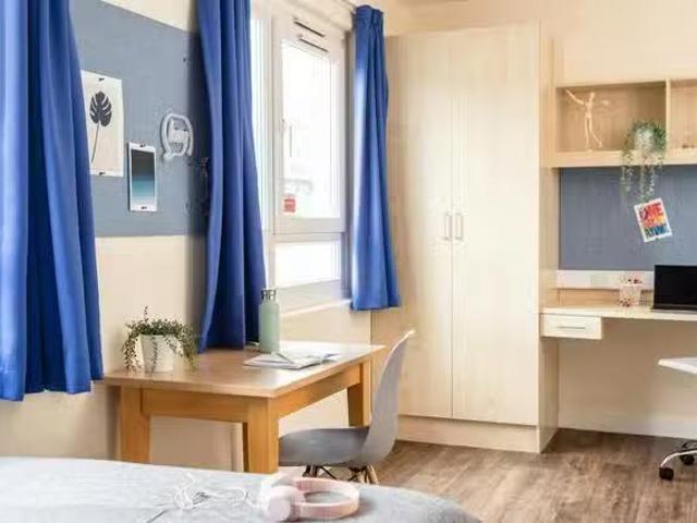 Unique 1 BR Mcmillan Student Village, London Gold Plus Studio