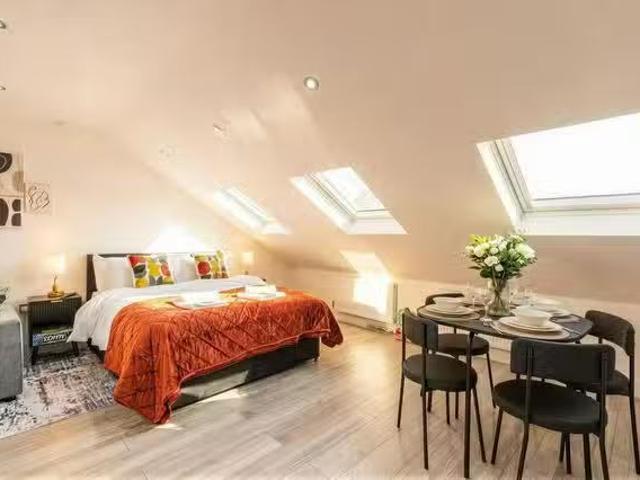 Just in! 1 BR Mitcham Road, London