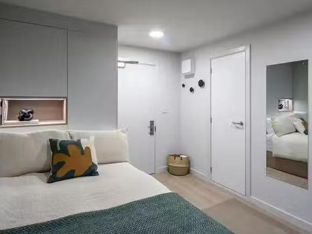 Unique 1 BR Norton’s Student Living – Edinburgh Premium Studio