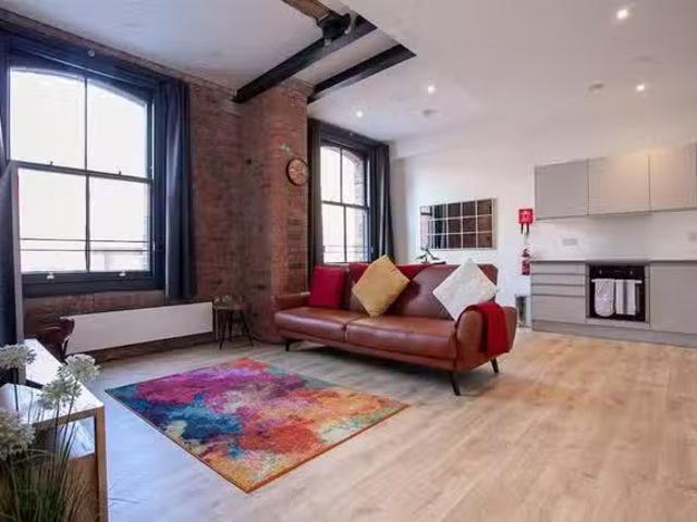 Just in! 1 BR School Street