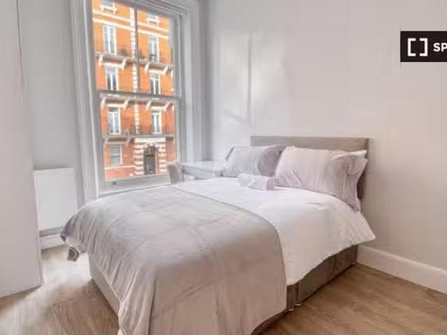 For Rent! 1 BR Studio apartment for rent in Kensington, London