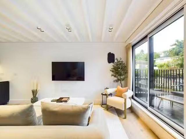 Cozy 1 BR St Pancras Way, London