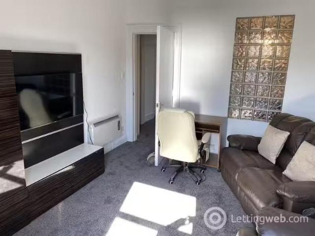 Just in! 1 BR Property to rent in 20 St Peters Street, Top Lef.