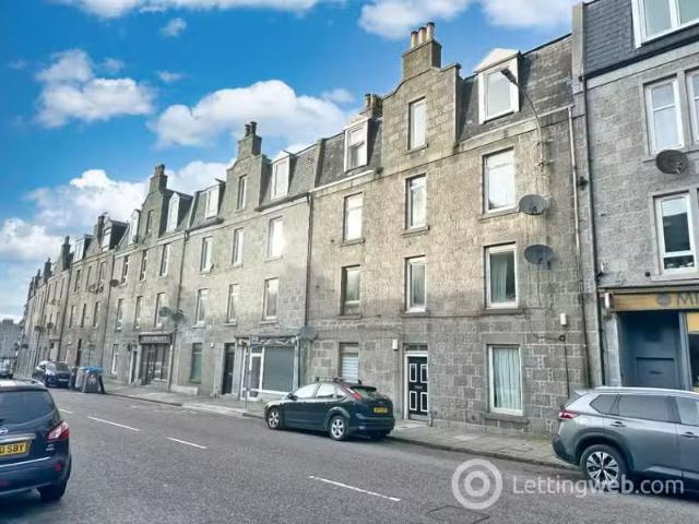 Unique 1 BR Property to rent in Victoria Road, Torry, Aberdeen.