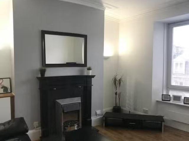 Nice 1 BR Property to rent in Walker Road, Third Floor, Torry.