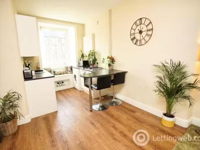 Nice 1 BR Property to rent in Watson Crescent, Fountainbridge.