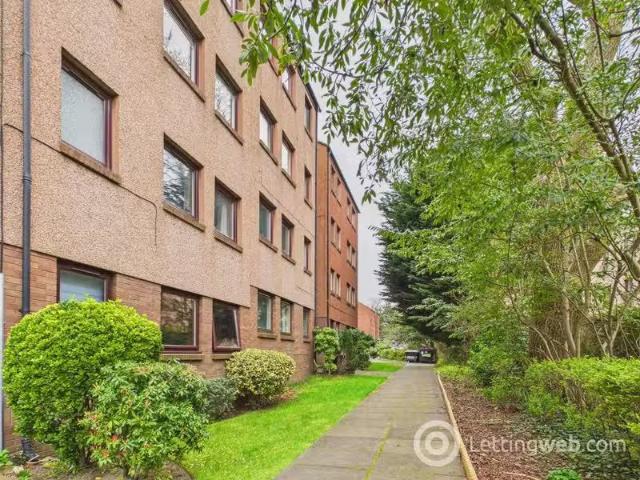 For Rent! 1 BR Property to rent in West Winnelstrae, Inverleit.
