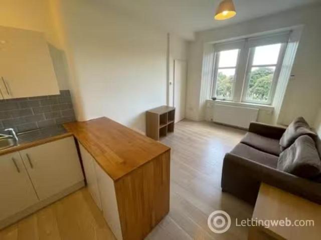 Just in! 1 BR Property to rent in Albion Road, Edinburgh