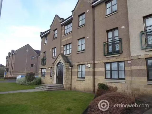 Unique 1 BR Property to rent in Balbirnie Place, Murrayfield.