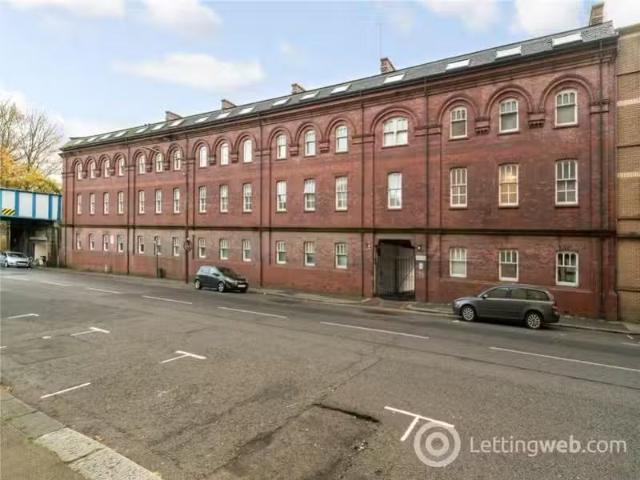 Cozy 1 BR Property to rent in Bell Street, City Centre, Glasgo.