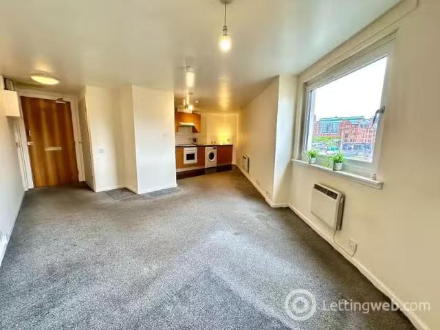 Deal! 1 BR Property to rent in Blackfriars Road, City Centre.