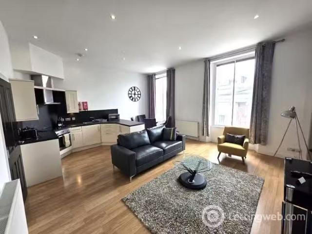 Just in! 1 BR Property to rent in Dee Street, City Centre, Abe.