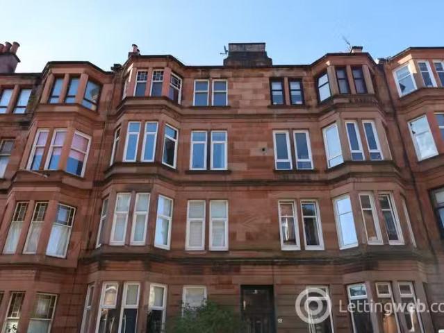 Cozy 1 BR Property to rent in Flat 3/2, 30 Mount Stuart Street.