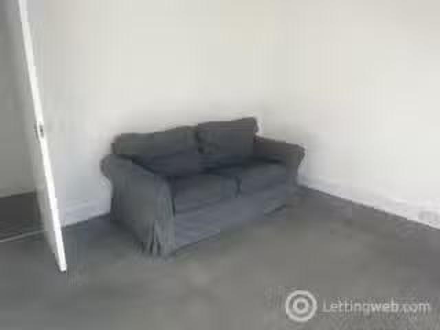 Unique 1 BR Property to rent in Mount Street, Rosemount, Aberd.