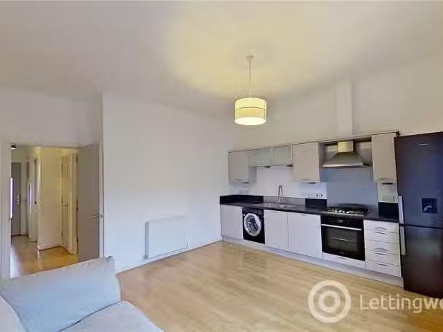 Just in! 1 BR Property to rent in Salamander Court, Edinburgh.