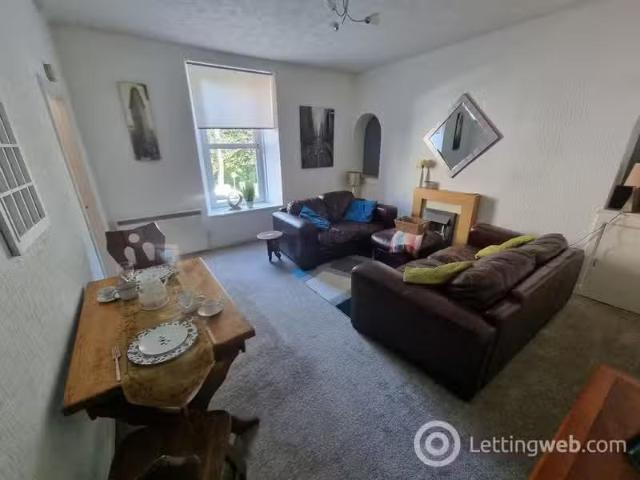 Just in! 1 BR Property to rent in Skene Street, First Floor Ri.