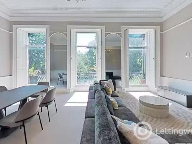 Unique 1 BR Property to rent in St. Bernards Crescent, Edinbur.