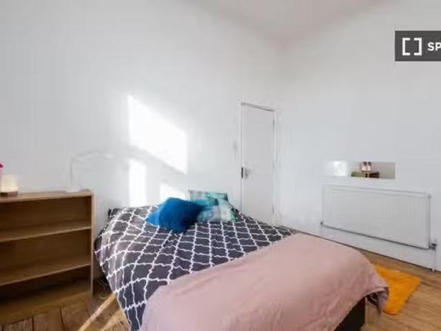 Deal! 1 BR Room in 6 bedroom flat for rent in Hillrise, London
