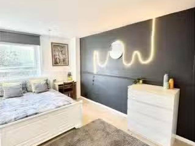 For Rent! 1 BR Room in shared 5 bed apartment, Limehouse, Lond.