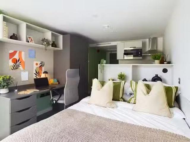 Cheap 1 BR The Edge Bronze Studio