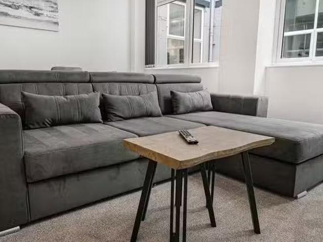Deal! 1 BR Union Court