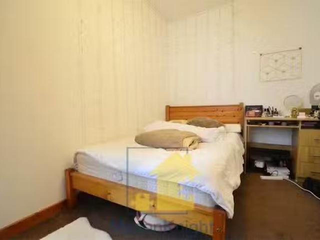 Charming 1 Room Entire Place·4B2B···22 St Stephens Road 4 bedr.