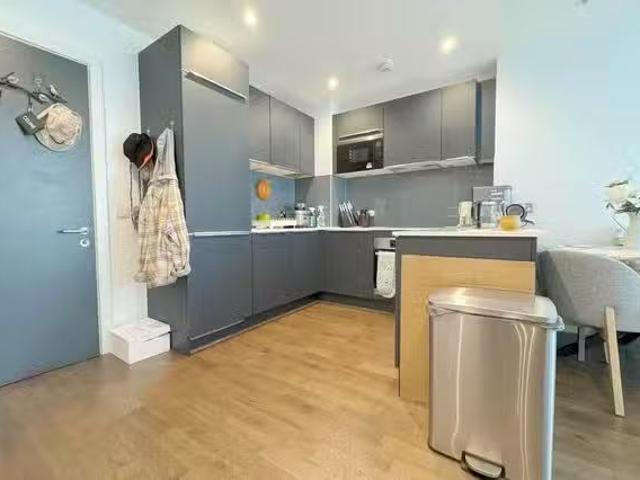 Just in! 1 Room Stanley Street 26007# 2 Bed 2 Bath